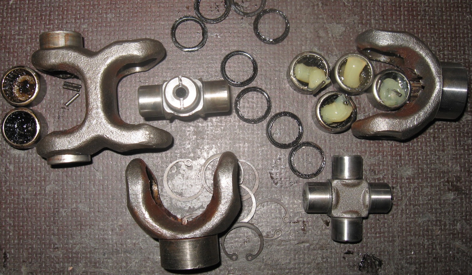 motomatin projektit: Kardaanin ristinivel jumittaa