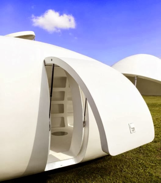 World Of Technology: A Stunning Space-Age Spherical Mobile Home (6 pics)