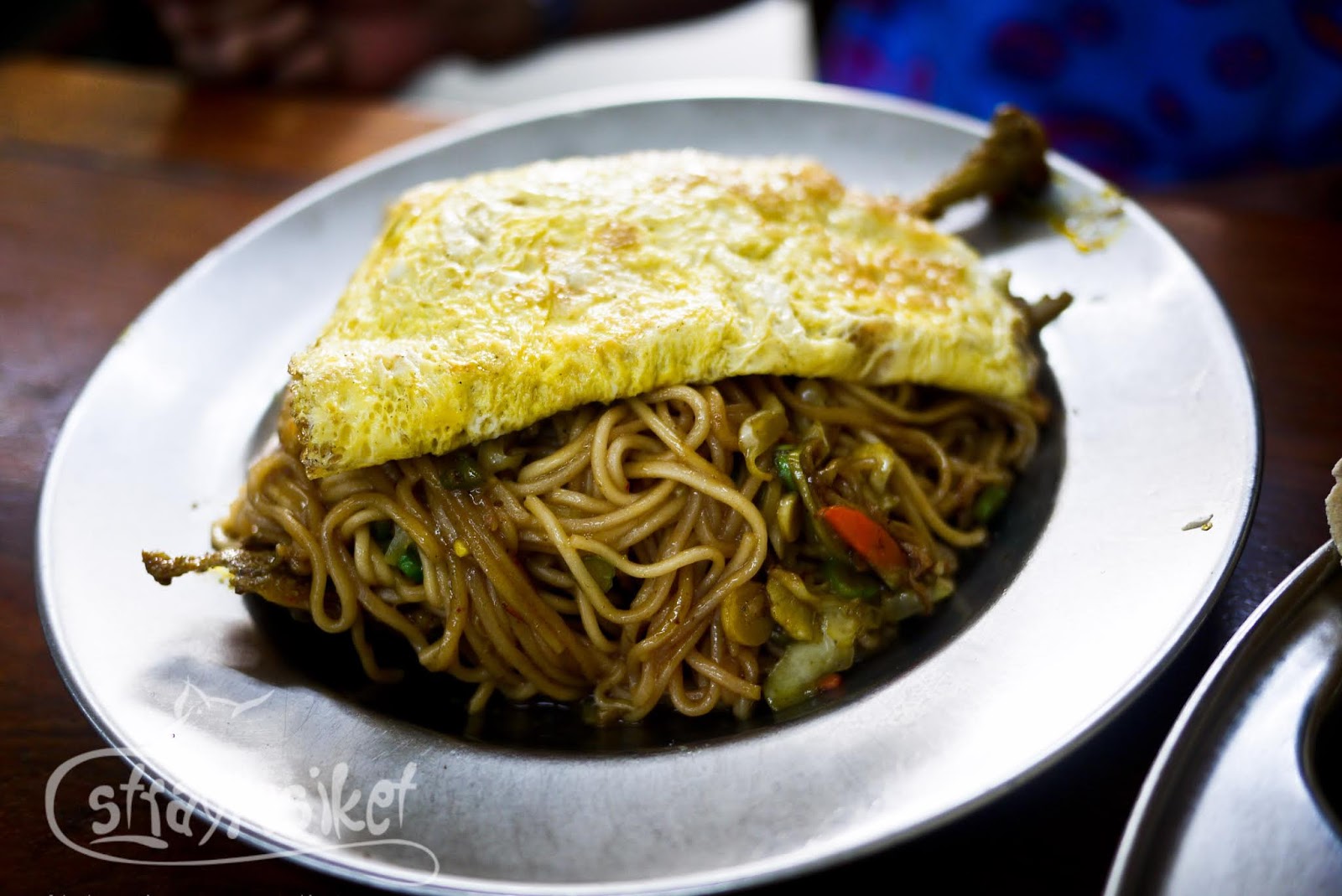 First Lunch and Bus Ticket Hunt in Yangon