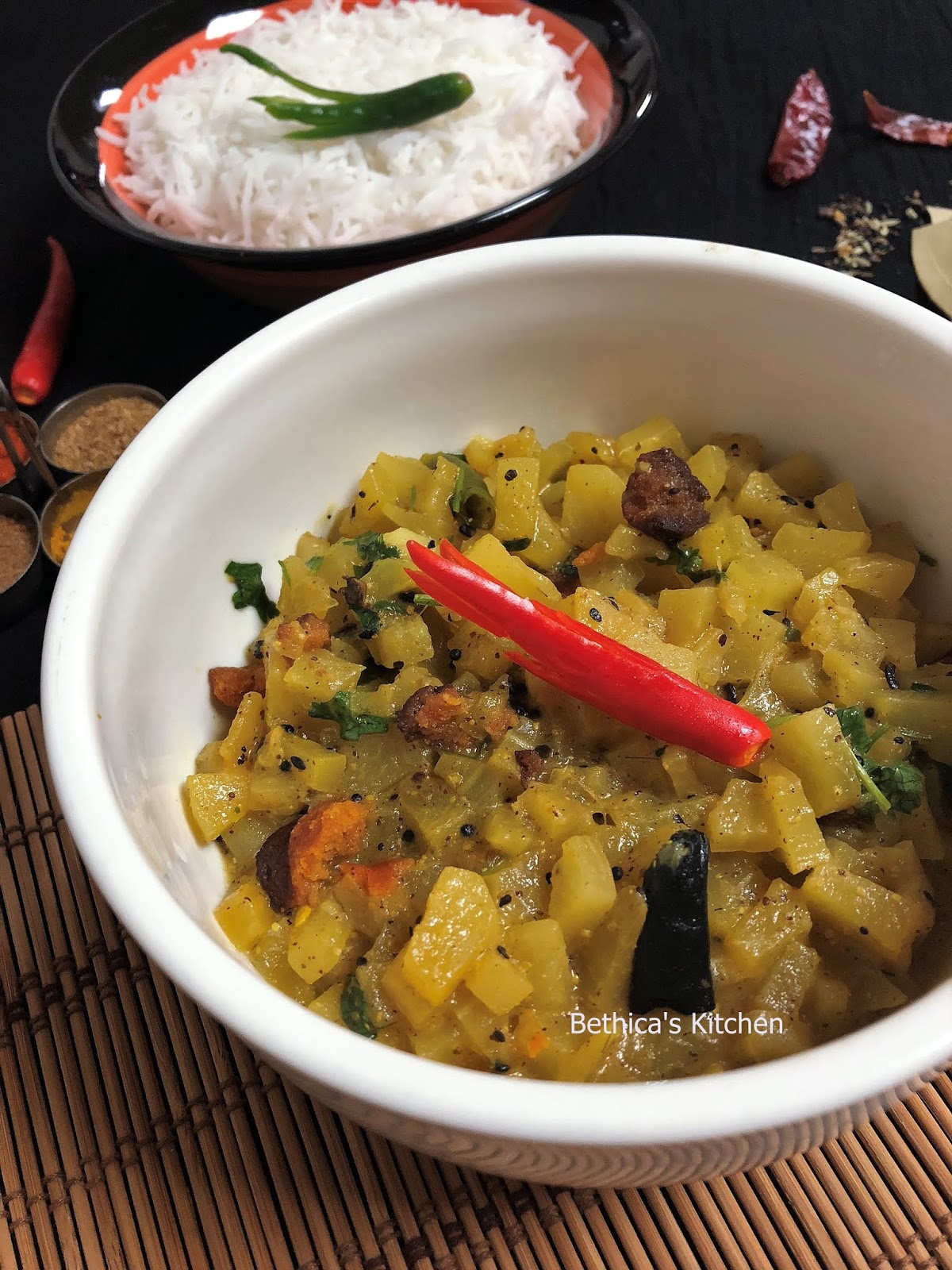 Bethica's Kitchen Flavours: Pepe Shukto (Papaya Curry - Bengali Style)