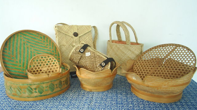 UKM PACITAN KOTA 1001GOA : Industri Ayaman Bambu