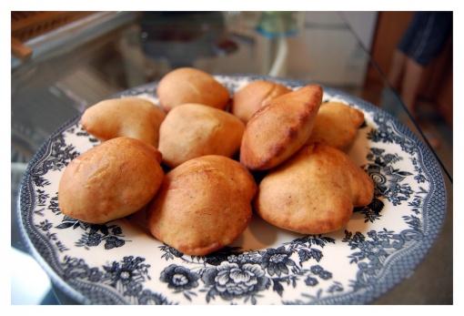Easy south indian recipe: Sweet puri /Sweet poori