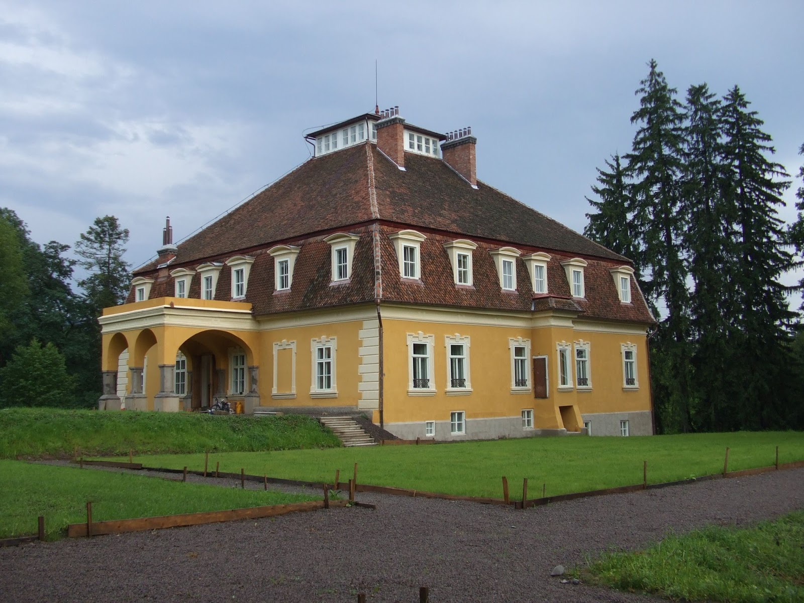 MONUMENTE ISTORICE DIN ROMANIA : Castelul Mikes