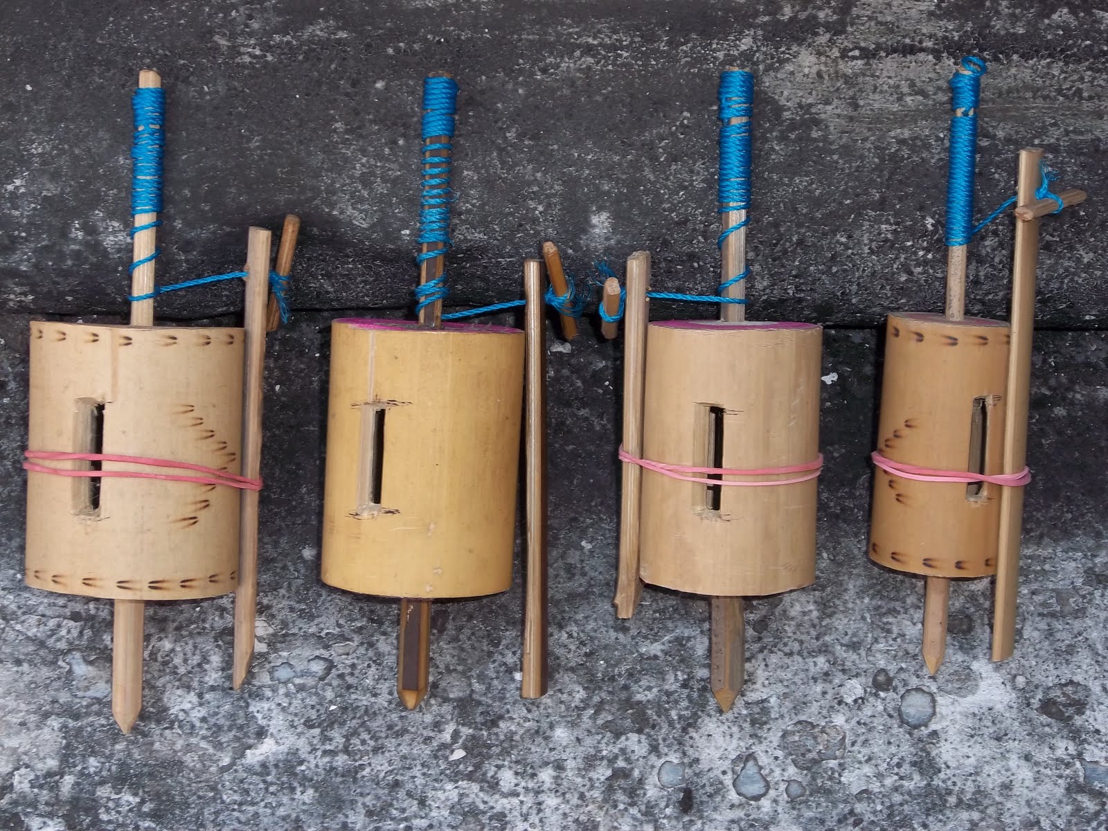 yogyakarta craft: mainan tradisional gasing bambu