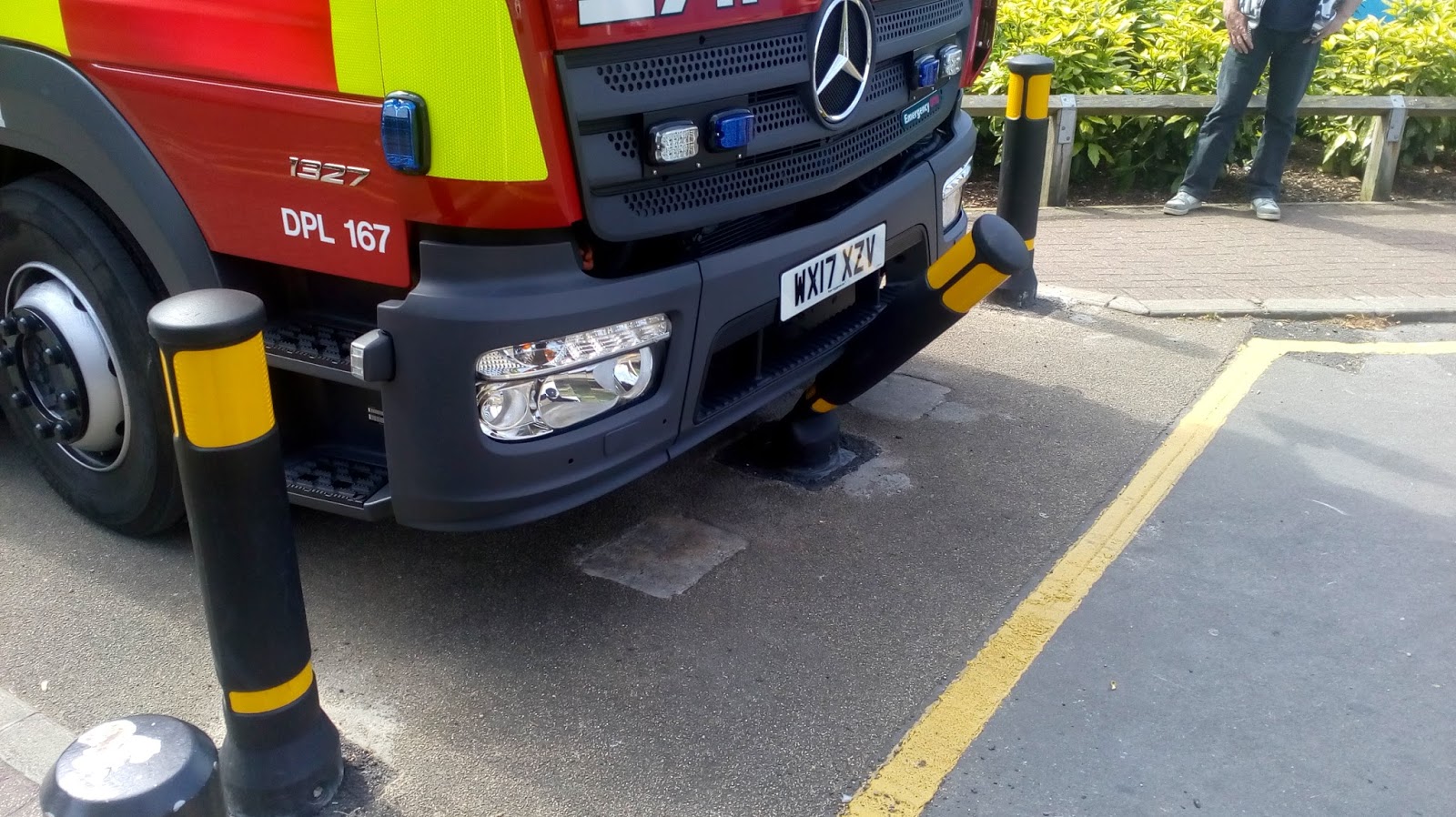 The Ranty Highwayman: Fire Engine vs Bollard: Who's Going to Win