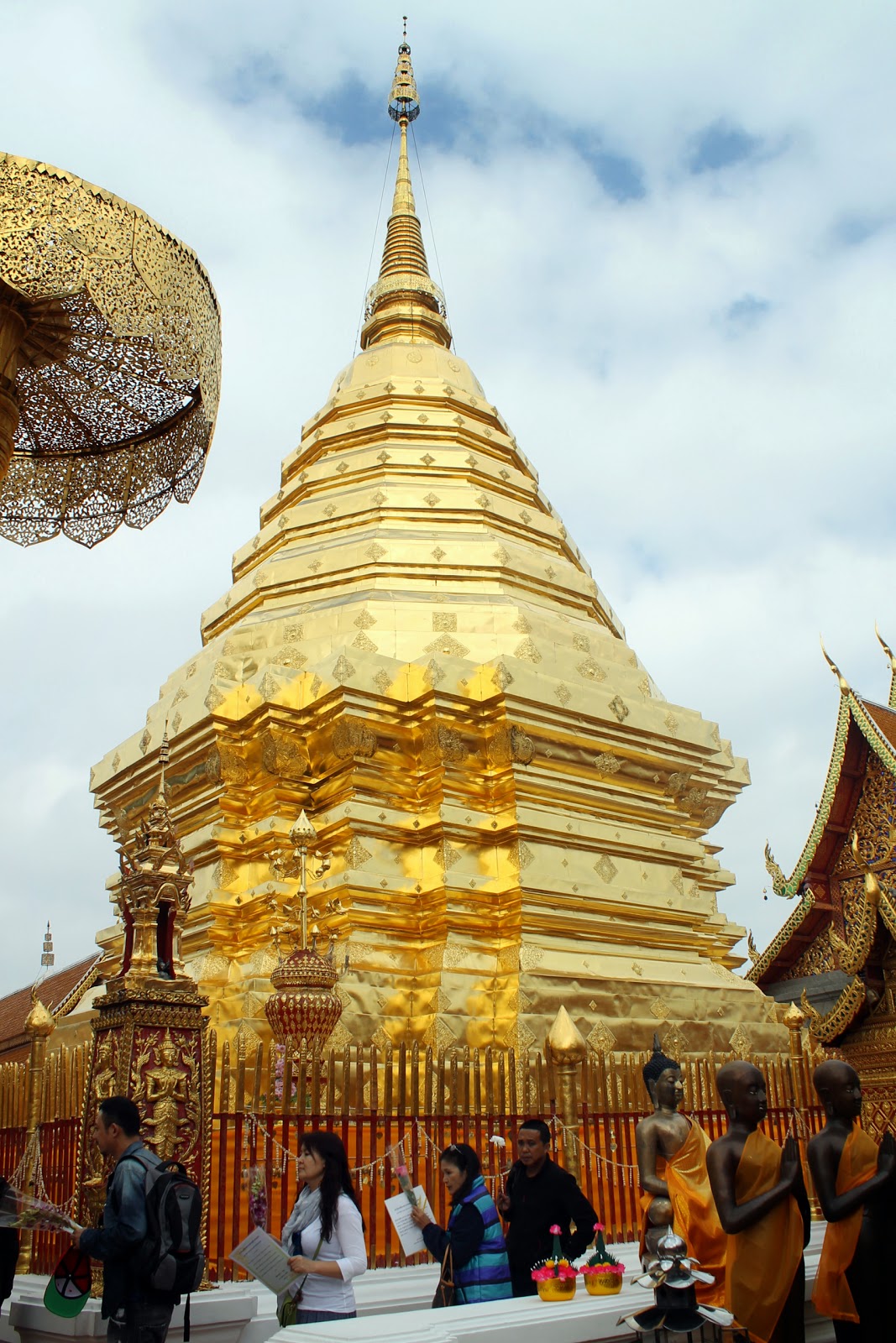 Lincoln Goes to Indonesia and Thailand and...: Chiang Mai: Wat Wat Wat!