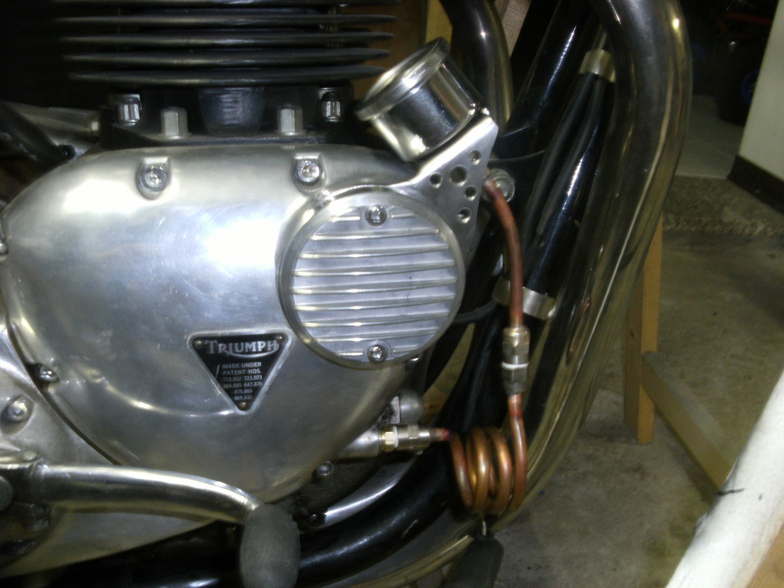IN RUST WE TRUST: Triumph T140 "IN RUST WE TRUST" new oil pressure gauge