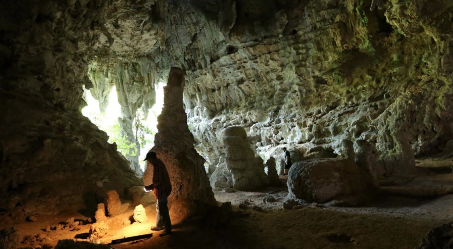 ArqueoLugares: Cuevas de MAROS. Isla Sulawesi. Archip. Célebes. Indonesia.