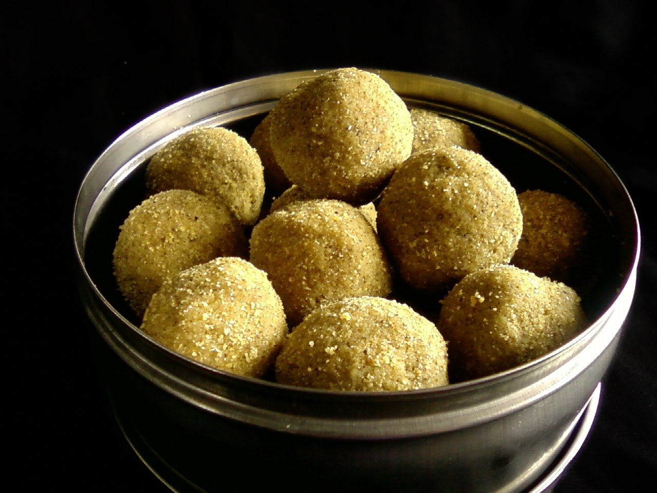 Pesara Sunnundalu ~ Whole Green Gram Laddu - Blend with Spices