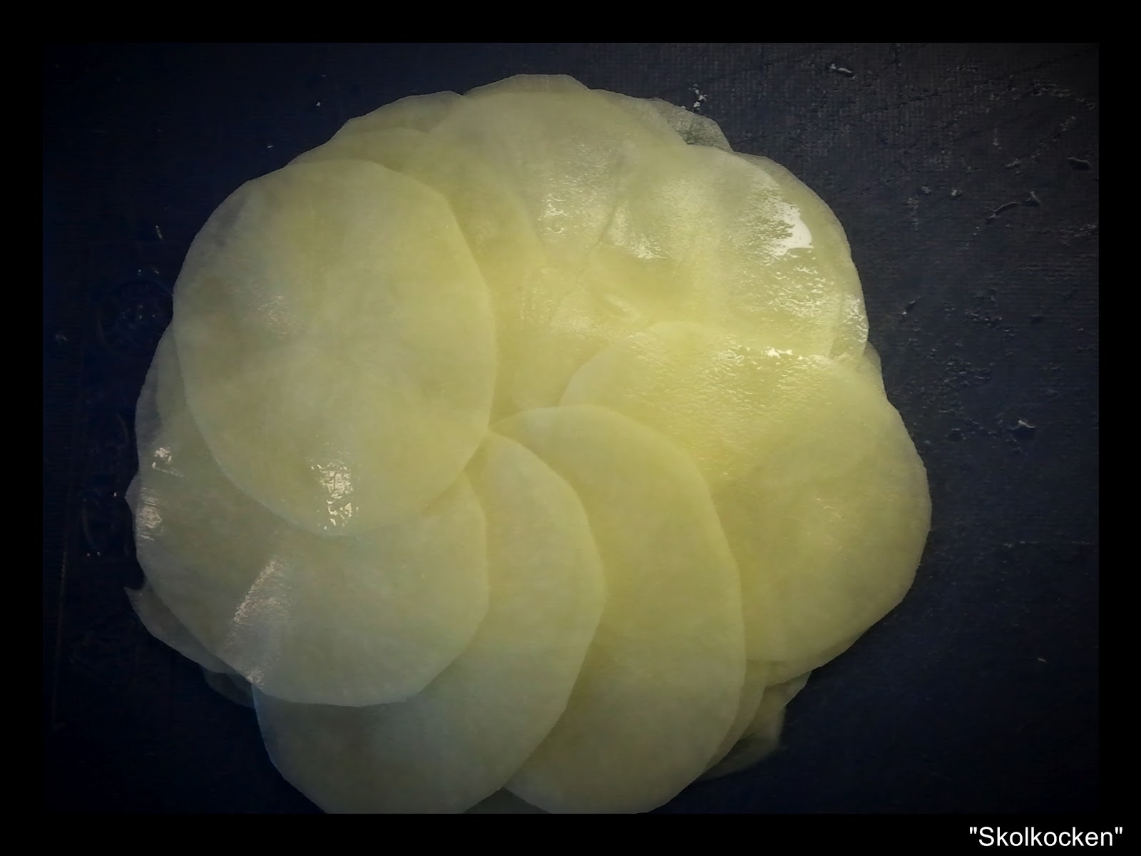 Skolkocken: Hängmörad biffstek med potatisflarn, honungssötad ...