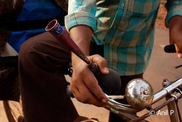 Windy Skies: A Goan Poder Paddles His Pao Around