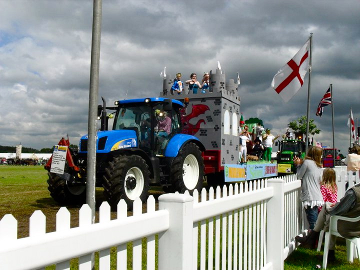 Middlewich YFC: Cheshire Show Floats