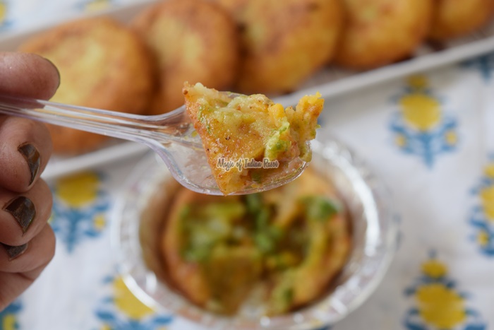 Delhi Style Aloo Tikki | Street Food Crispy & Stuffed Tikki Chaat Recipe | Magic of Indian Rasoi