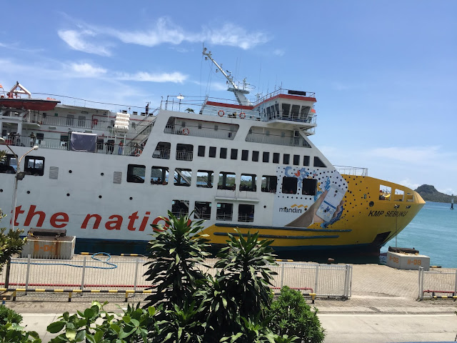 Tentang Bakauheni: KAPAL BAGUS DI PELABUHAN BAKAUHENI - MERAK