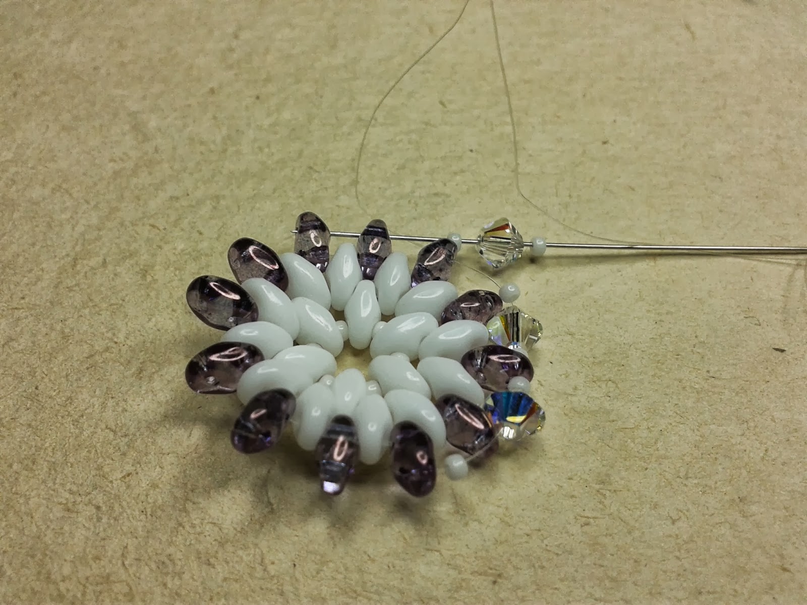 Perlinando ...: TUTORIAL ORECCHINI STELLA ALPINA