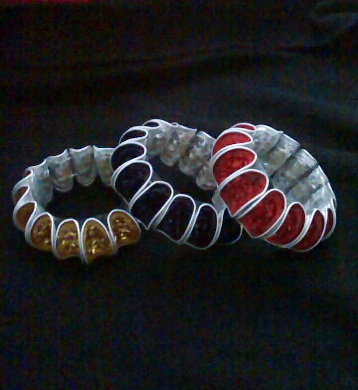 Reciclarte: PULSEIRAS FEITAS COM GARRAFA PET E CÁPSULAS DE CAFÉ NESPRESSO.