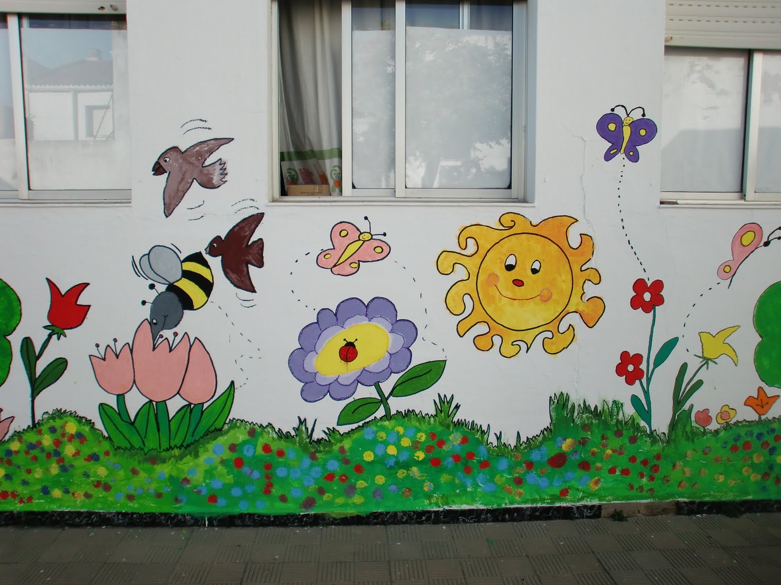 ILUSIONES DE COLORES: MURAL SOBRE LA PRIMAVERA