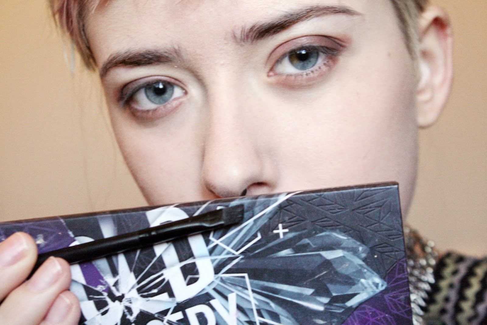 punk-puke: Dark Brows Dark Eyes Dark Lips Makeup Tutorial