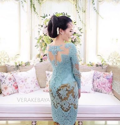 √44+ Model Kebaya Vera Anggraini Modern Terbaru 2024 - MODEL KEBAYA ...