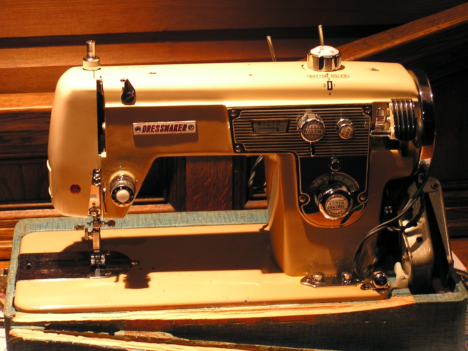 Tight Acres: Dressmaker JA-19 Zig-Zag