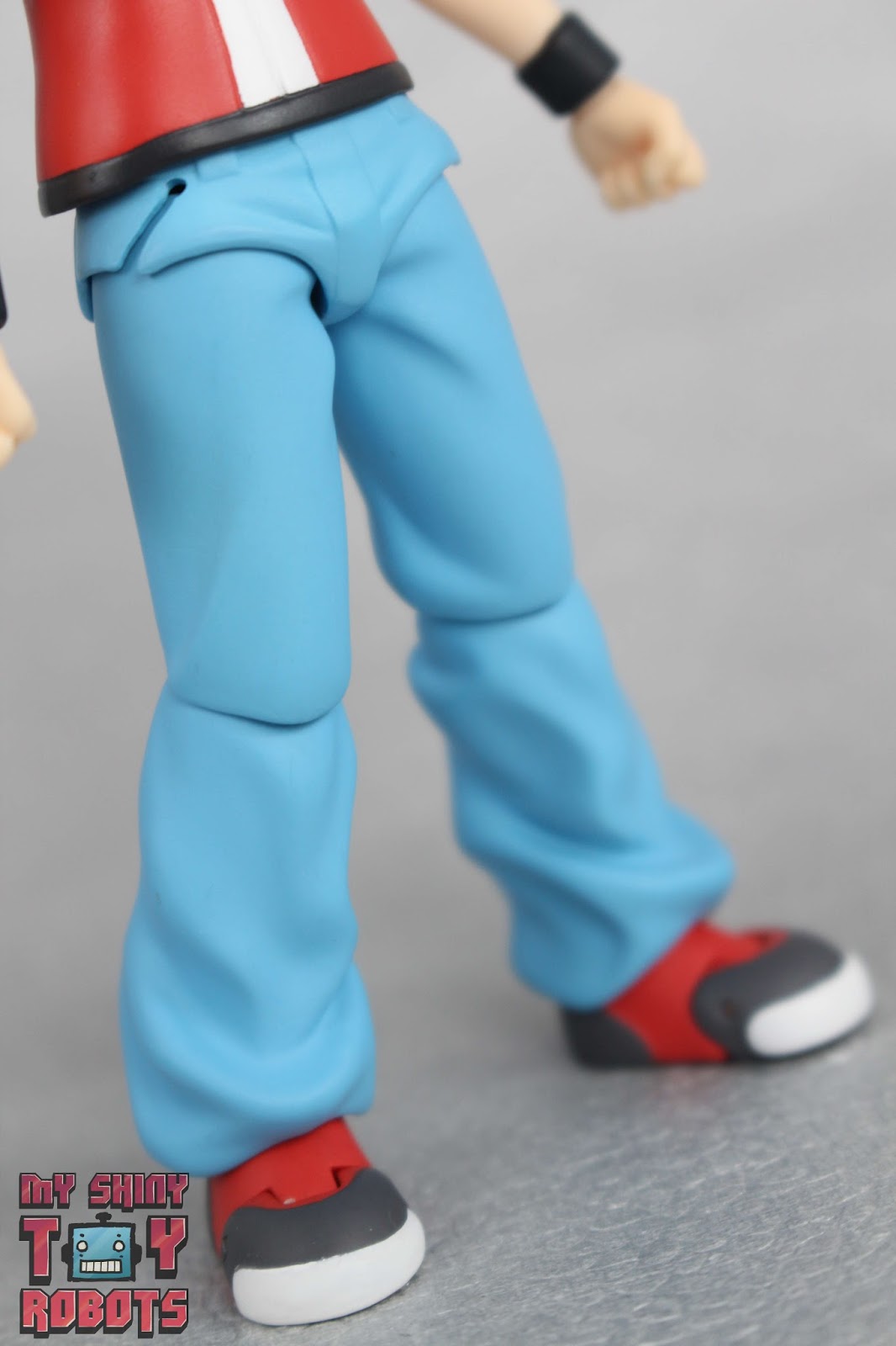 My Shiny Toy Robots: Toybox REVIEW: Figma Red