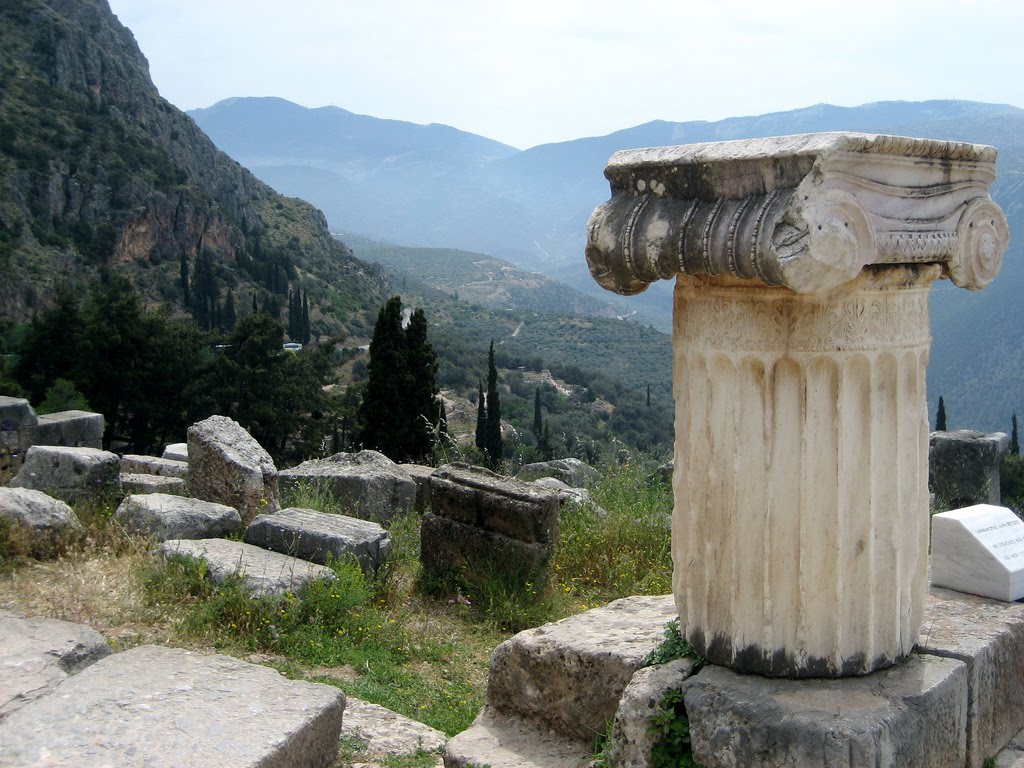 Theseus Aegean: Δελφοί, Ναός του Απόλλωνα