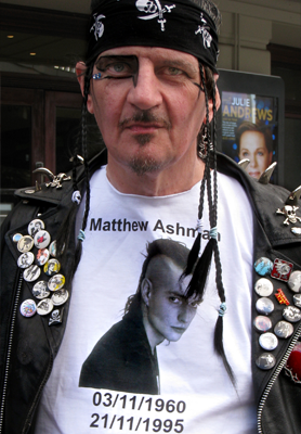 ren@rt & musik: ADAM ANT – STANDS AND DELIVERS