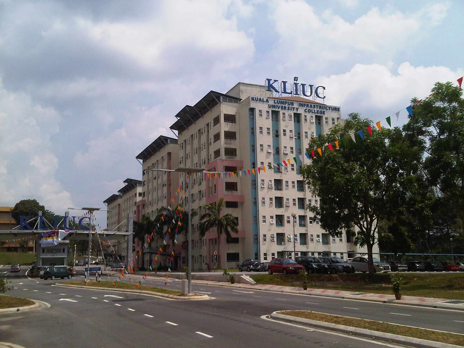 Green Energy in Malaysia: Solar Street lighting in campus Malaysia ...