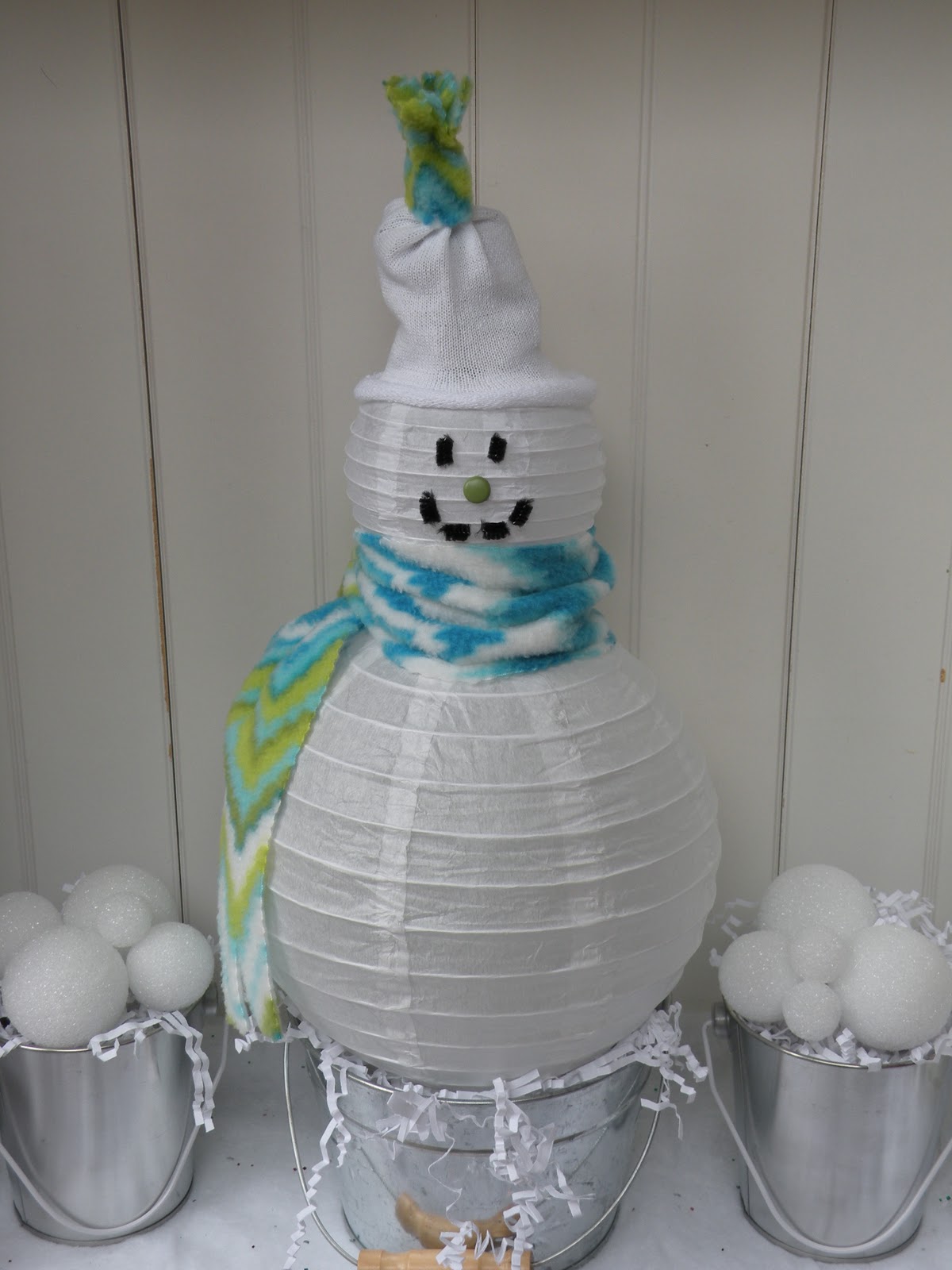 La Belle Parties: DIY Paper Lantern Snowman