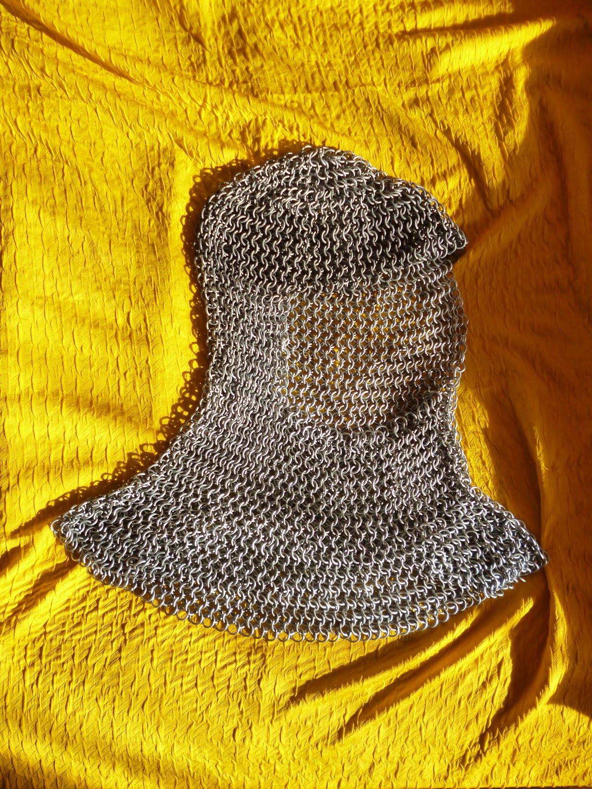 Buskador's LARP: On armour - chainmail coif - adding the mantle of the coif