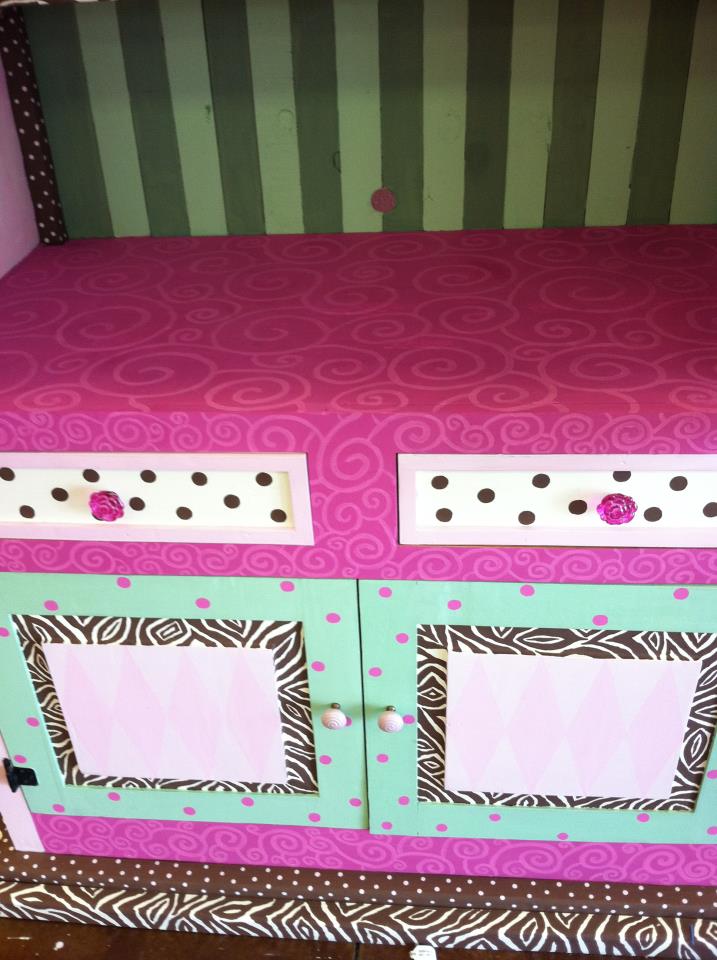 Two Sassy Mamas: Sassy Furniture & Decor