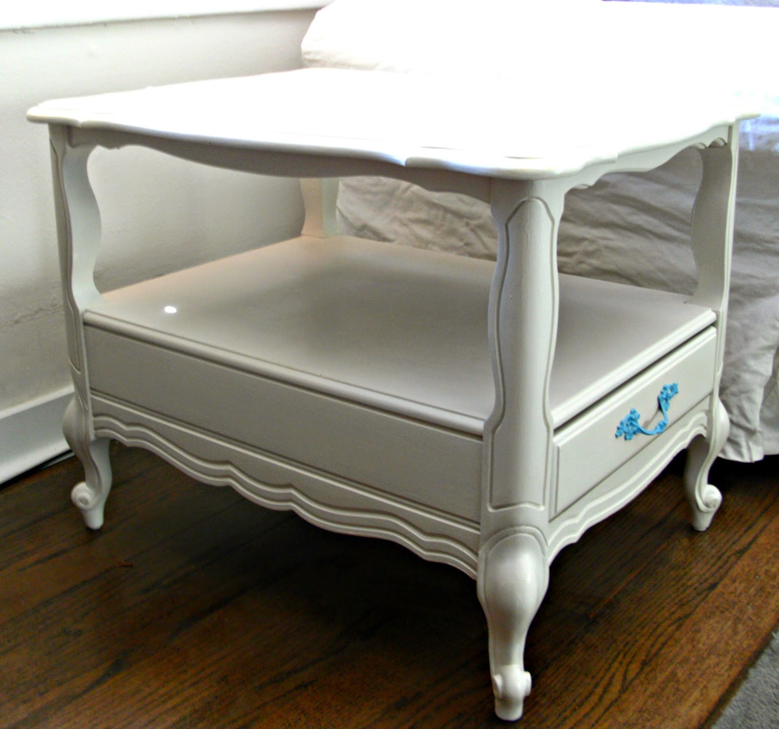 Trash to Treasure End Table Redo - Little Vintage Cottage