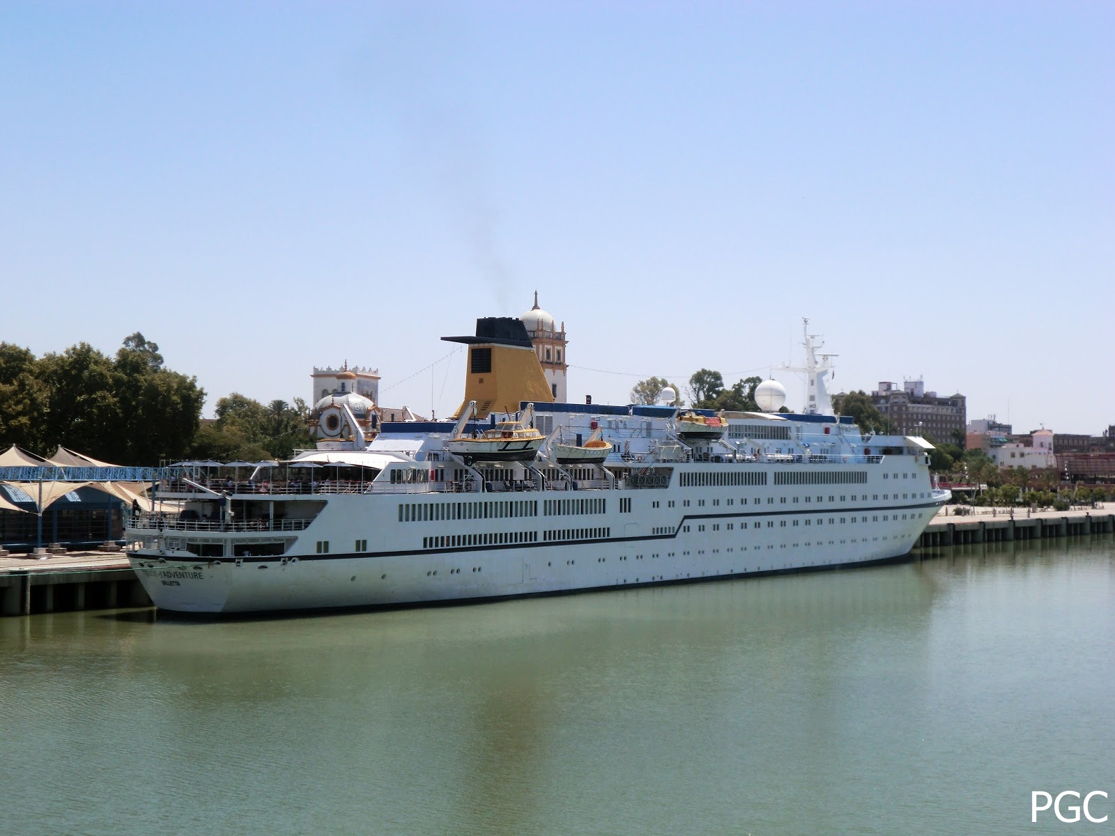 Cruceros en Sevilla: Spirit of Adventure.