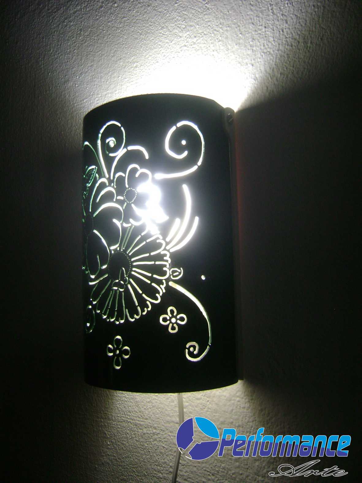 PERFORMANCE ARTE, LUMINARIAS EM TUBO DE PVC.: Luminária de Parede. tubo ...