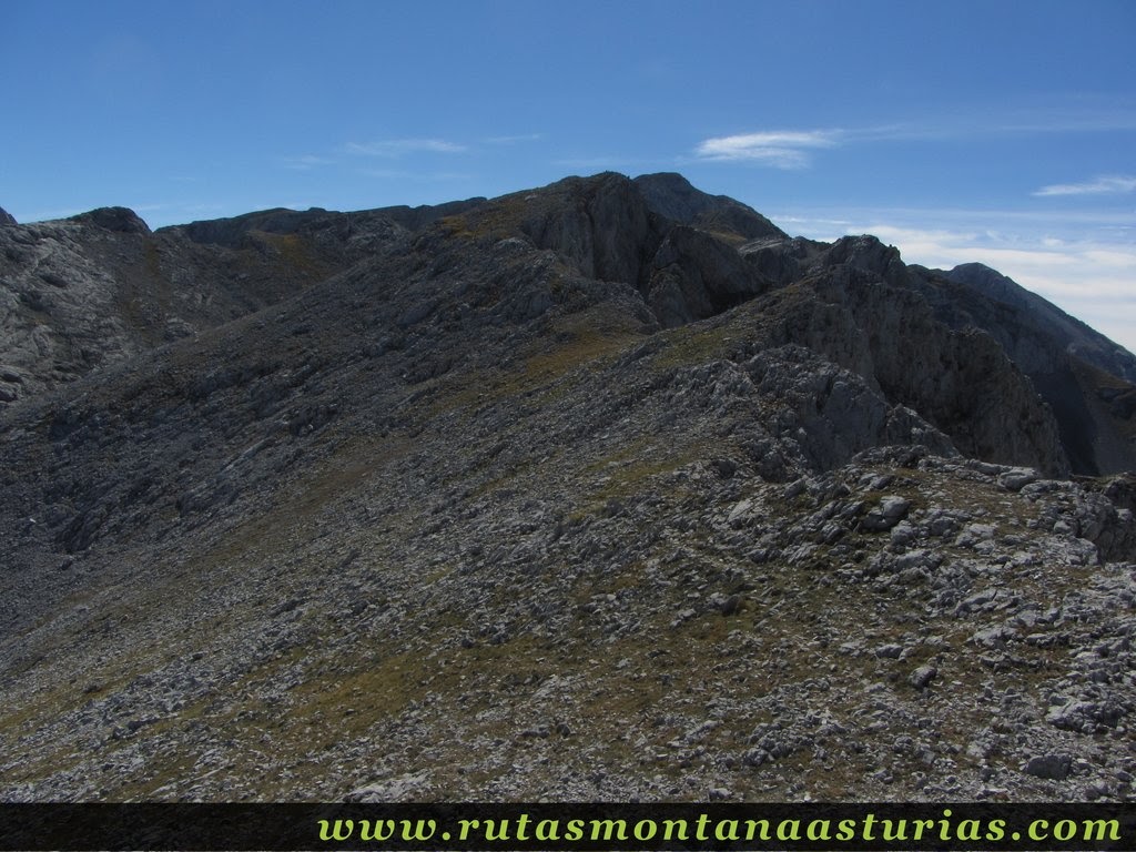 RUTA al CUETO TEJAO y PICO BORO desde JITO ESCARANDI, Cabrales | Pasu A ...