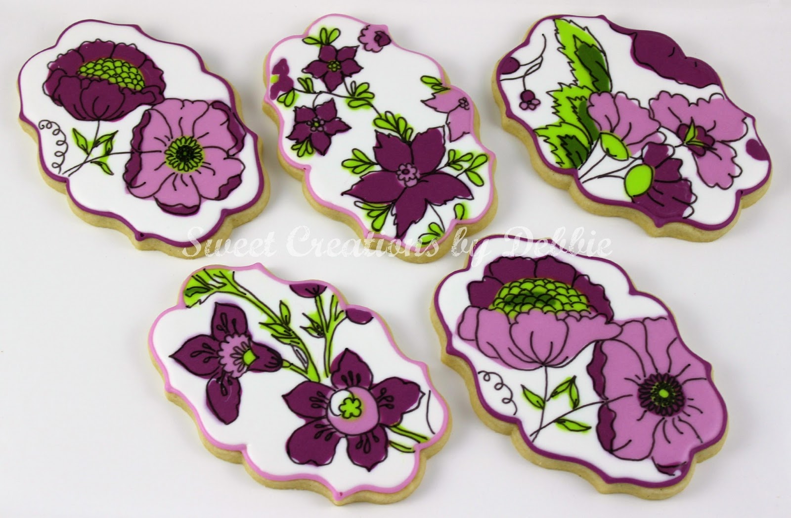 Sweet Creations by Debbie: Pretty Flower Cookies (Just For Fun)