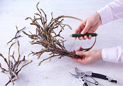 DIY Spring Wreath from Magnolia Twigs