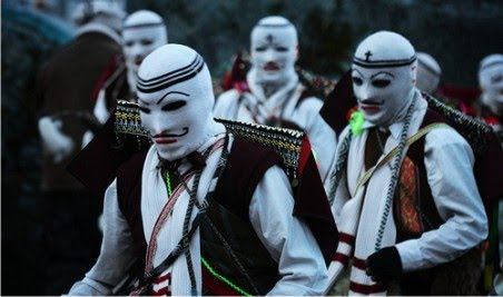 Ukuku, entre la luz y la oscuridad