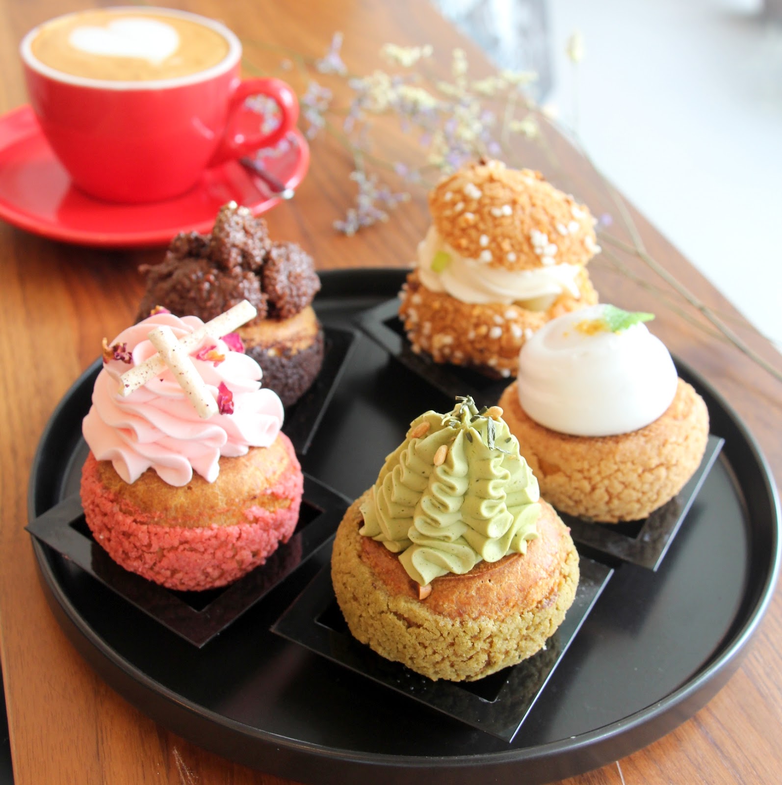 Ollella : Delicious Choux Heaven in Singapore