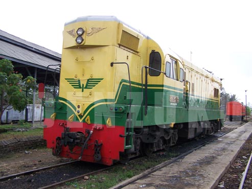 Dito's Spoor Blog: Lokomotif Diesel Pernah Dipakai di Indonesia