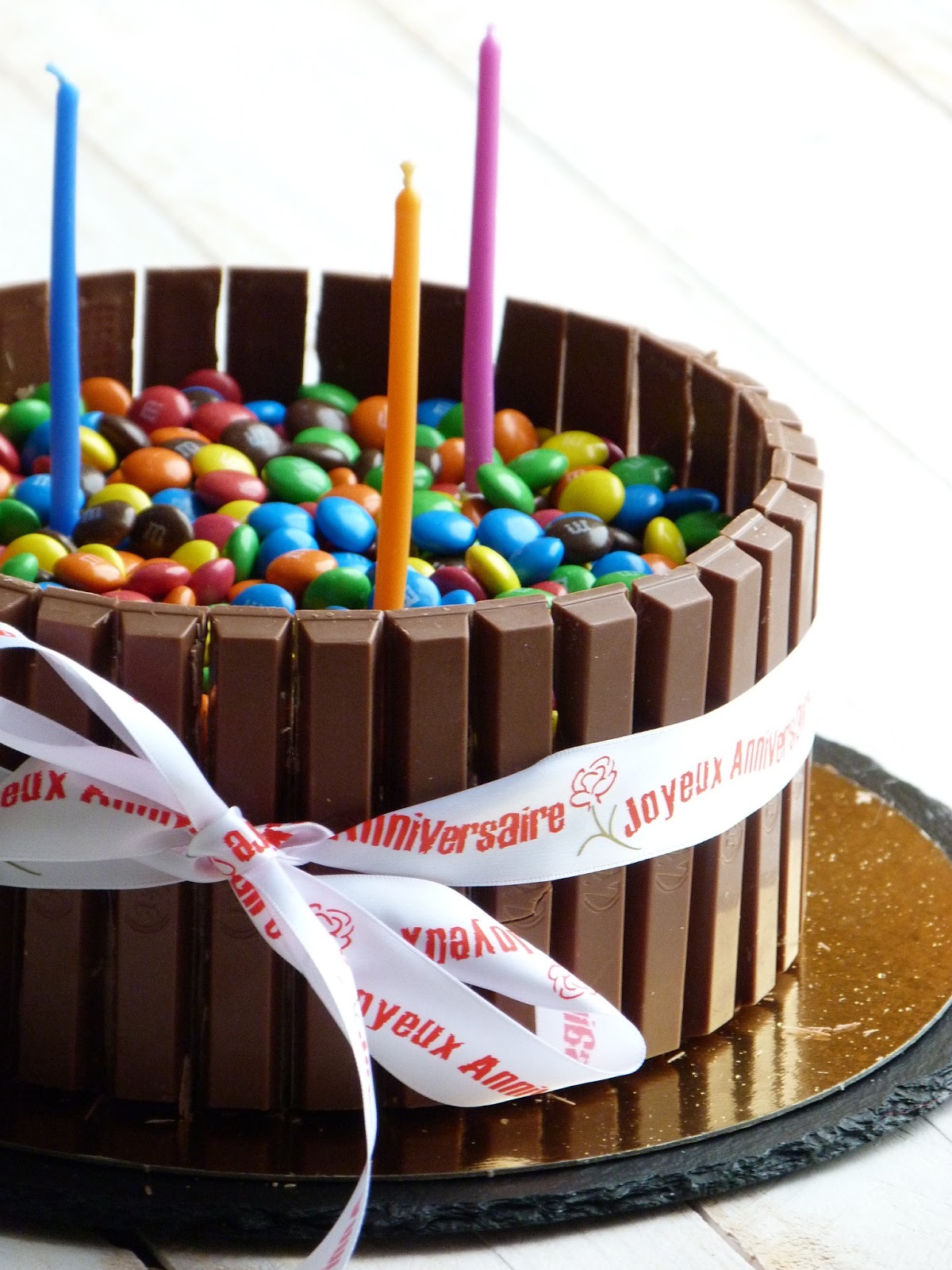 Chic, Chic, Chocolat: Gâteau d'anniversaire Kit Kat et Smarties