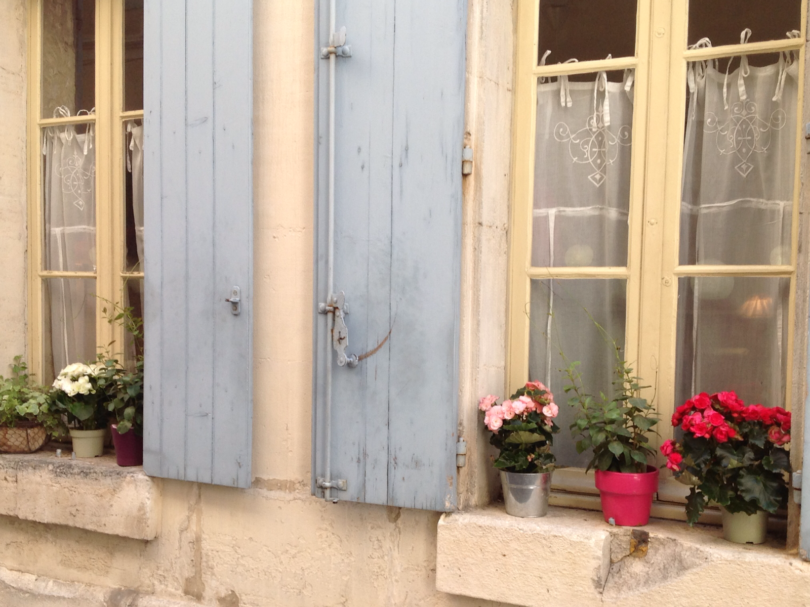 Gigi's French Window: Shutters, but what color?/ Les volets , mais quel ...