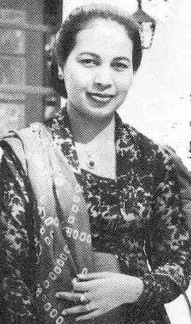 Hartini Soekarno : Isteri Kesayangan Presiden Soekarno Yang Rela Di ...