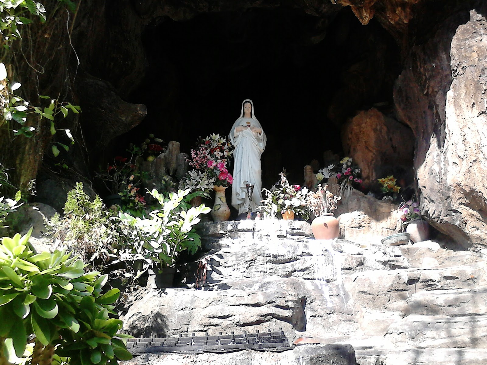 Gua Maria Sendang Ratu Kenya | Sebuah Catatan Petualangan