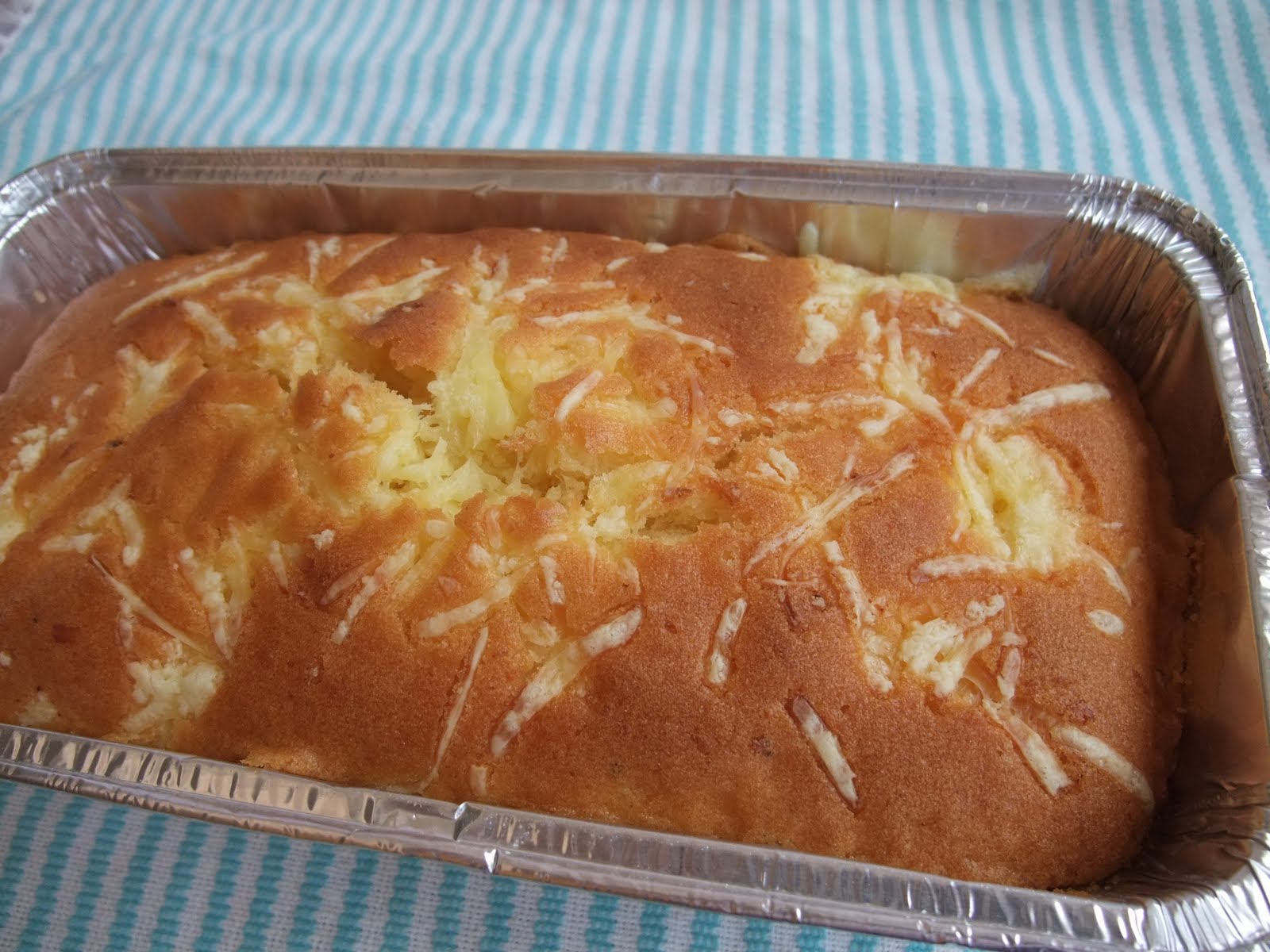 Veronica's Kitchen: Butter Cheddar Cheese Cake