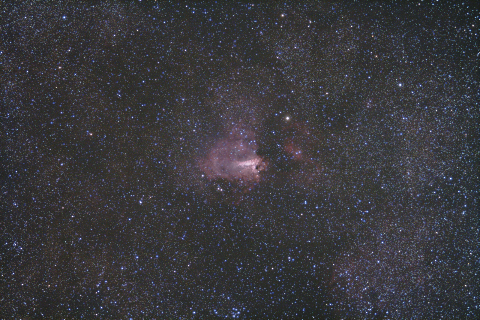 M17 NGC 6618 NEBULOSA OMEGA