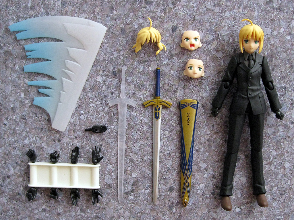 world of klaymore: figma Saber Zero in a suit