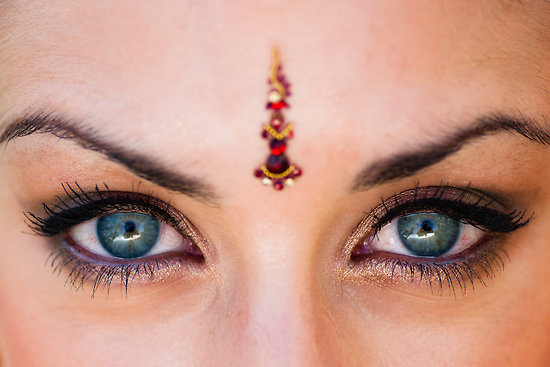 priyamaatadesigners: Try a bindi now with western wear