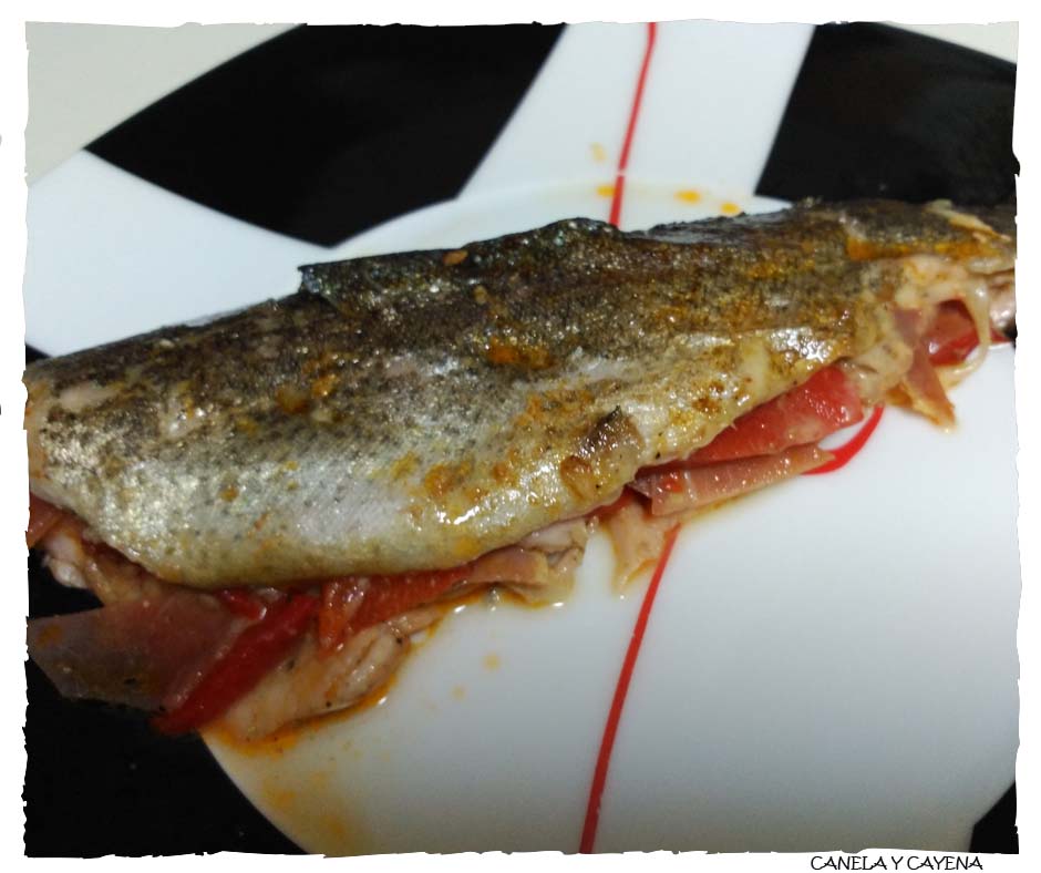 Canela y Cayena: TRUCHA MARINADA ESPECIADA RELLENA DE JAMÓN, PIQUILLO Y ...