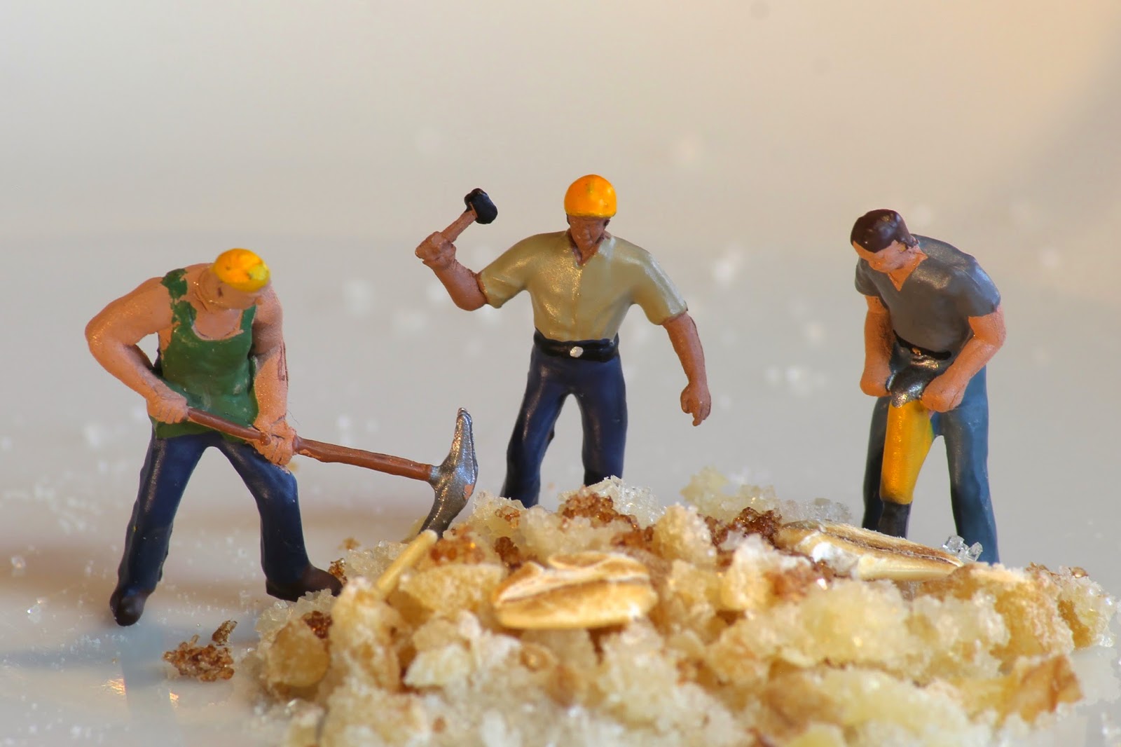 My Teeny People: Crumbling Crumble